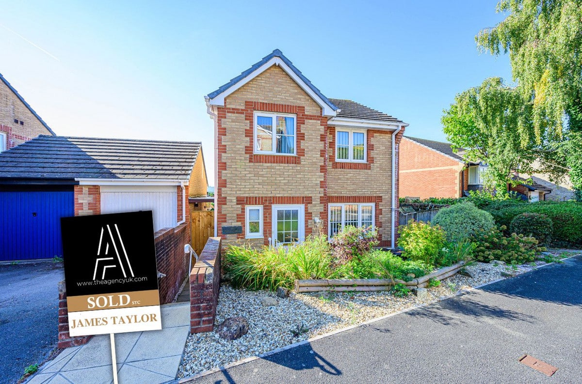 3 bedroom property for sale, De Tracey Park, Bovey Tracey, Newton Abbot ...