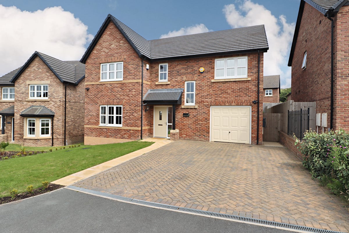 5 bedroom property for sale, Maple Walk, Blackburn - 25401232 - TAUK