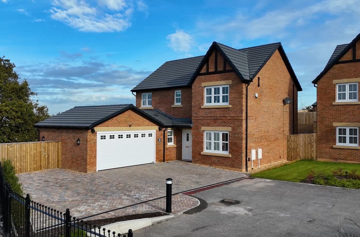 4 bedroom property for sale, Juniper Grove, Blackburn - 25404832 - TAUK